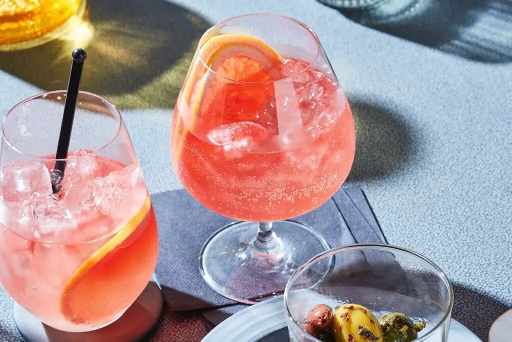 Top 7 Best Pink Alcoholic Drinks