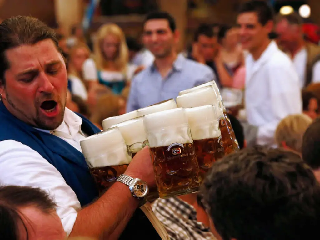 9 Impressive Drinking Records You Need to Know About