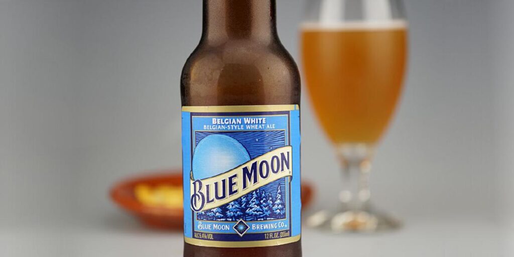 Blue Moon Belgian White Review: Coors Brewing Company